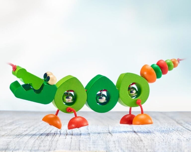 Crocolini - The Wooden Pram Chain for Your Baby